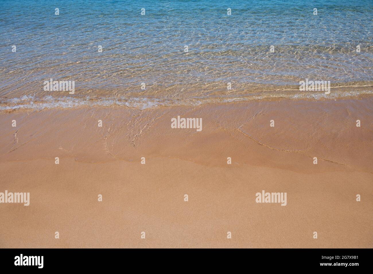 Calm sea water background. Tranquil water landscape with calm surface ...