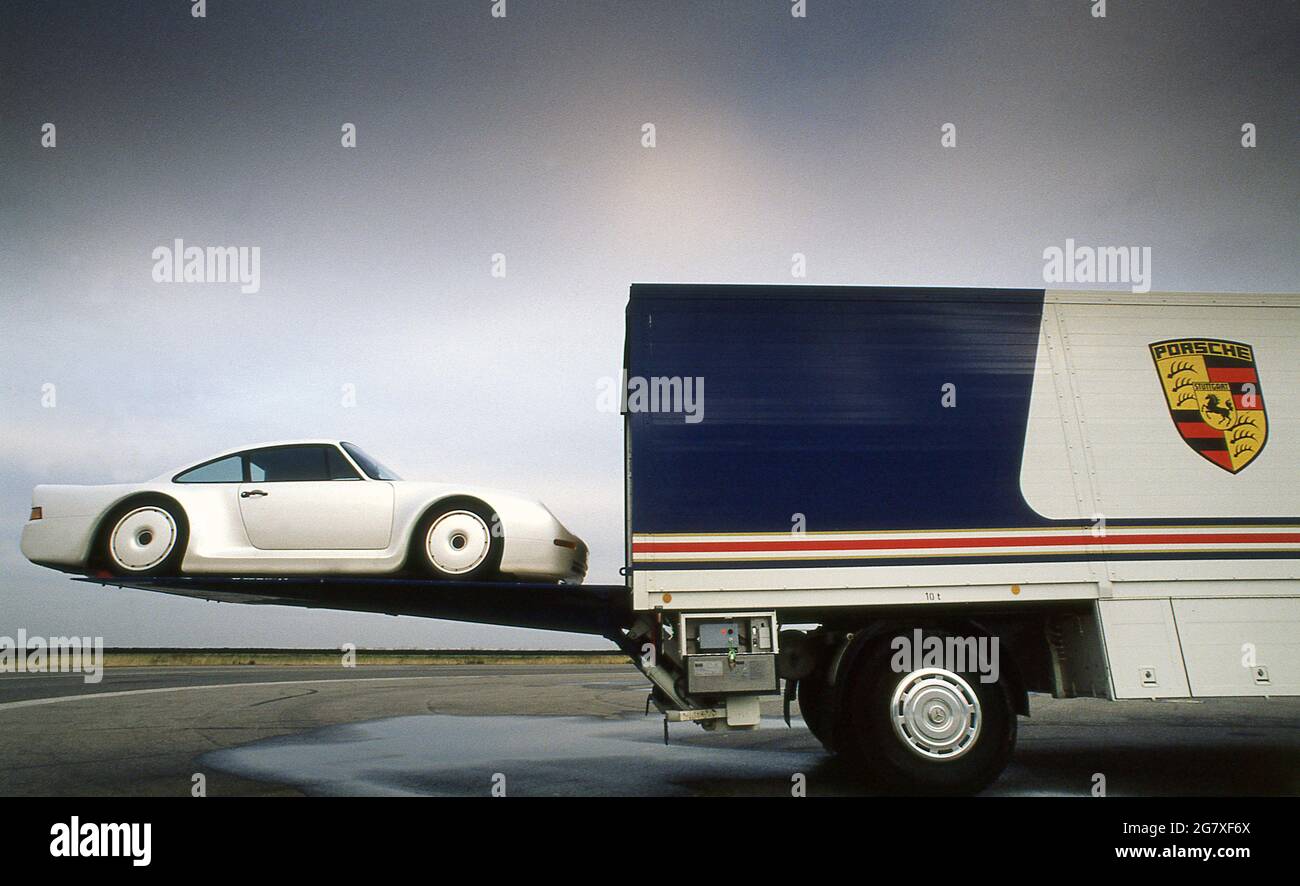 Porsche Gruppe B prototype (959) car at Weissach Germany 1983 Stock ...