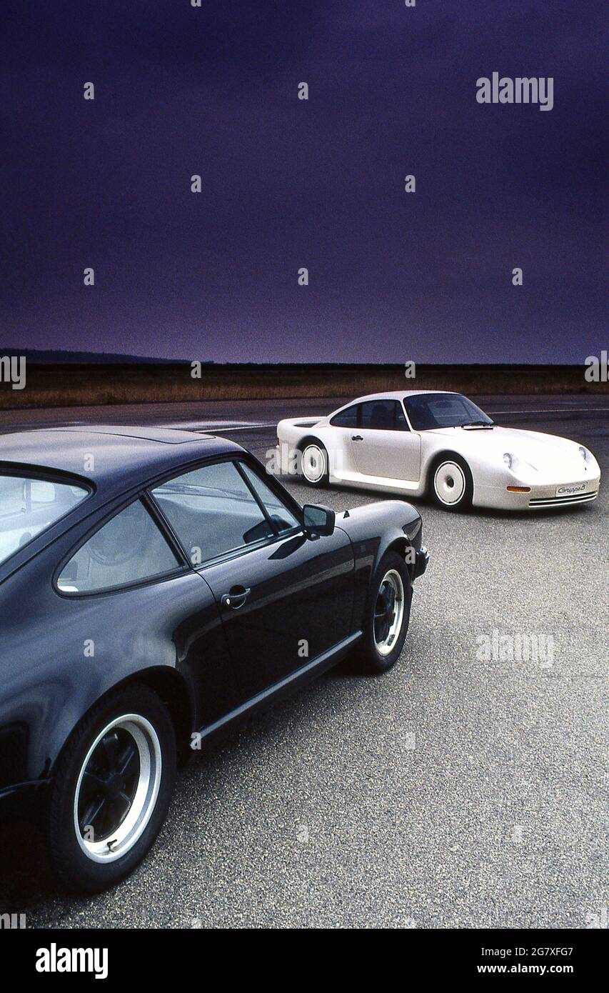911 Porsche Turbo and a Porsche Gruppe B prototype (959) car at ...