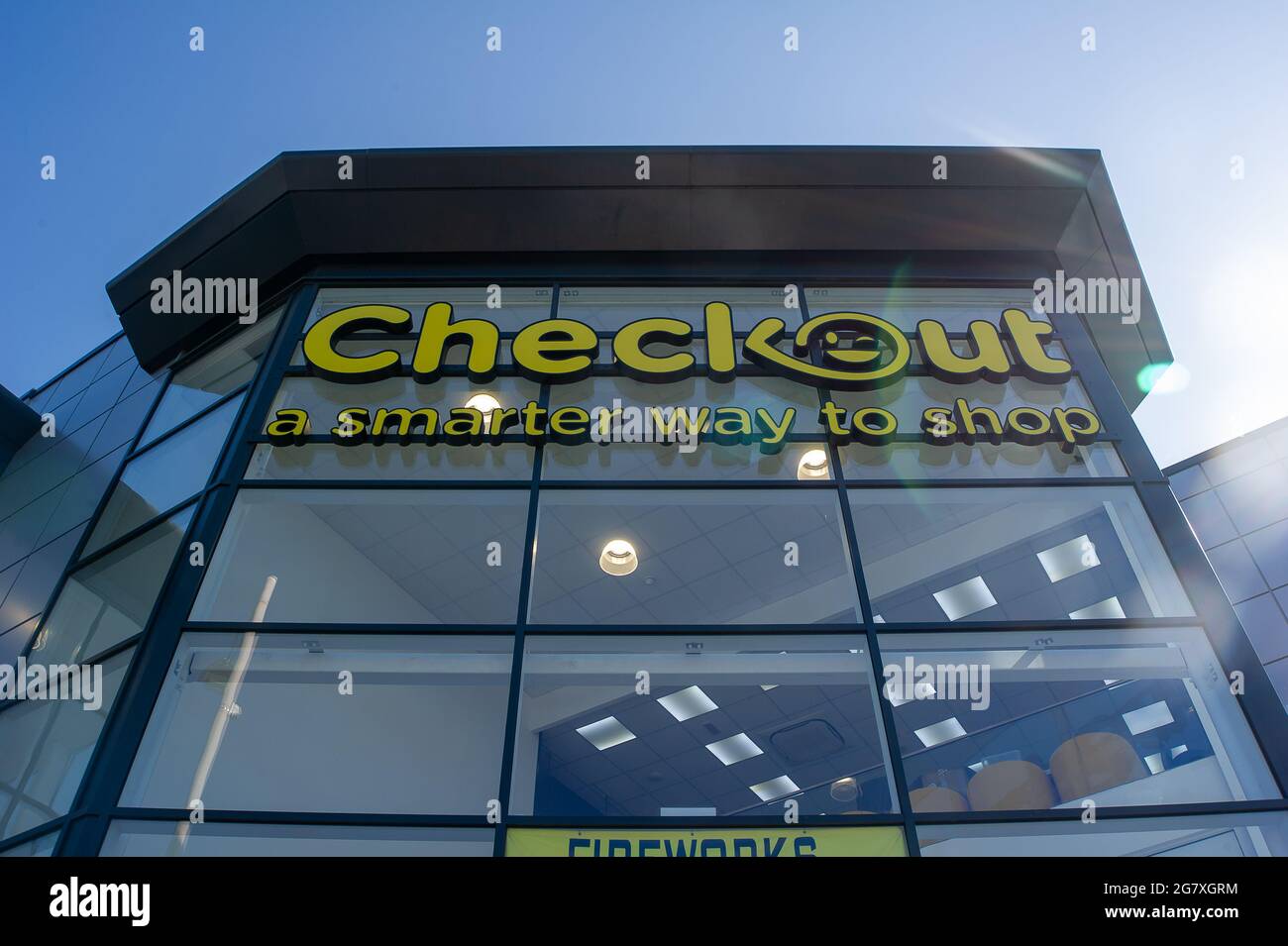 Slough, Berkshire, UK. 16th July, 2021. Checkout Supermarket, Slough ...