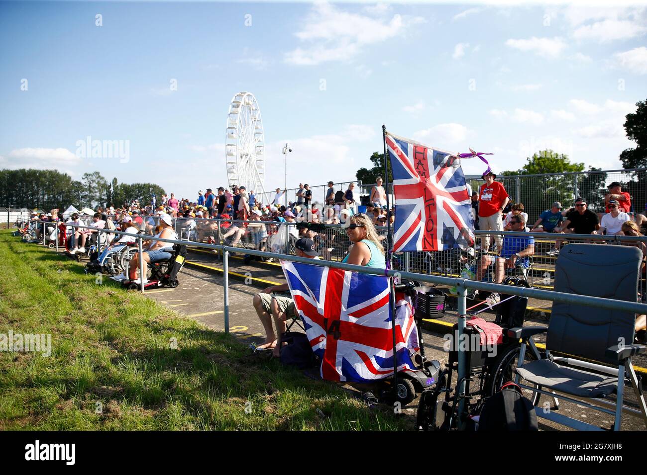 Lewis hamilton fans silverstone hi-res stock photography and images - Alamy
