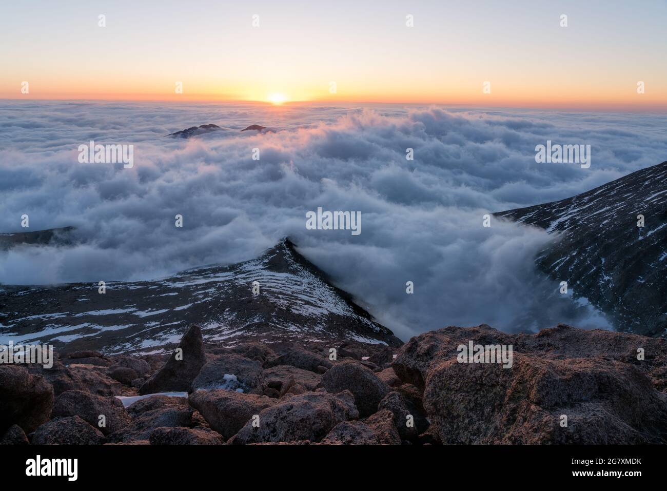 Dark clouds foggy washington hi-res stock photography and images - Alamy