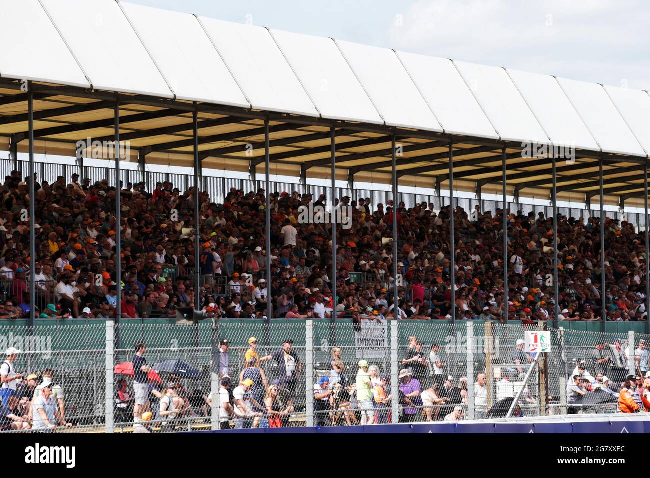 F1 crowd silverstone 2021 hi-res stock photography and images - Alamy