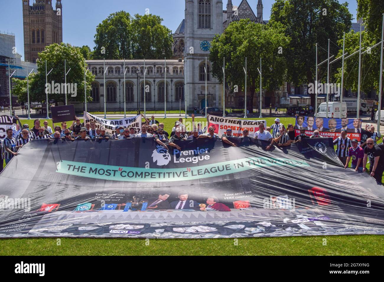 The premier league banner hi-res stock photography and images - Alamy