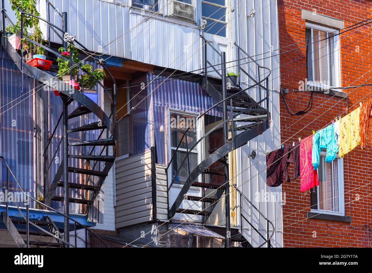 Montreal back alley hi-res stock photography and images - Alamy