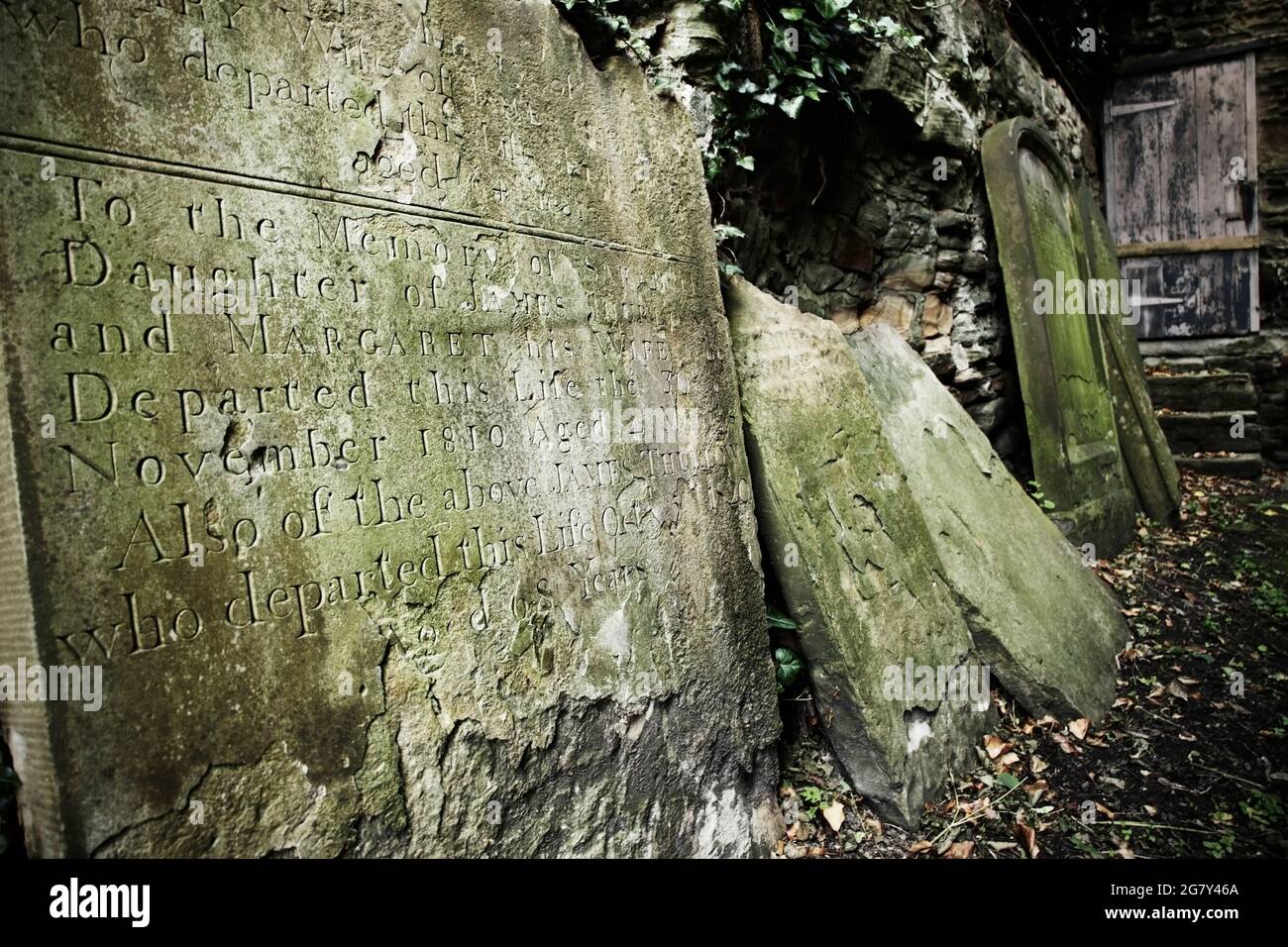 Gravestones broken cemetery hi-res stock photography and images - Alamy