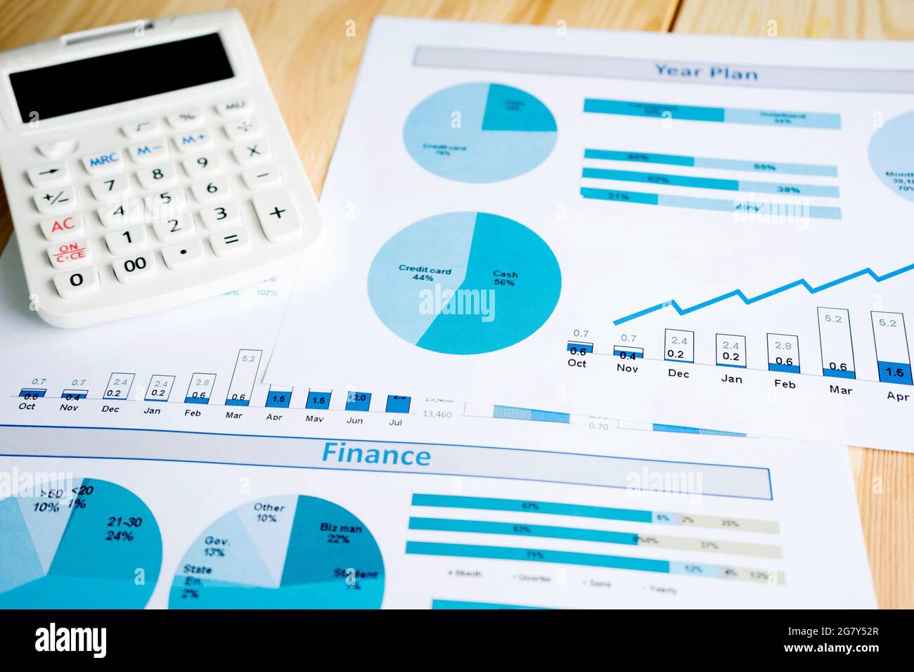 Blue graphs hi-res stock photography and images - Alamy