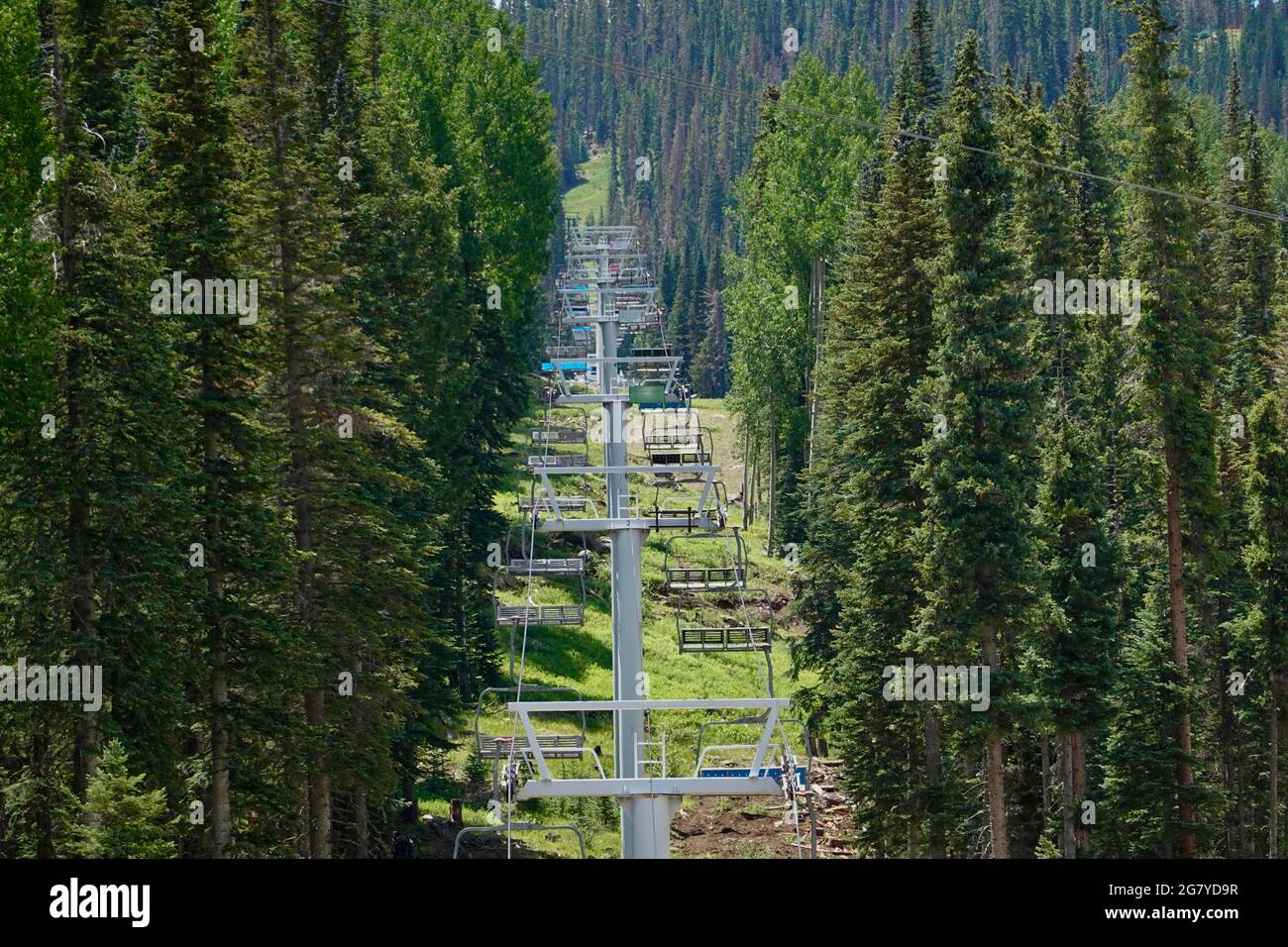 Resort lift hi-res stock photography and images - Alamy