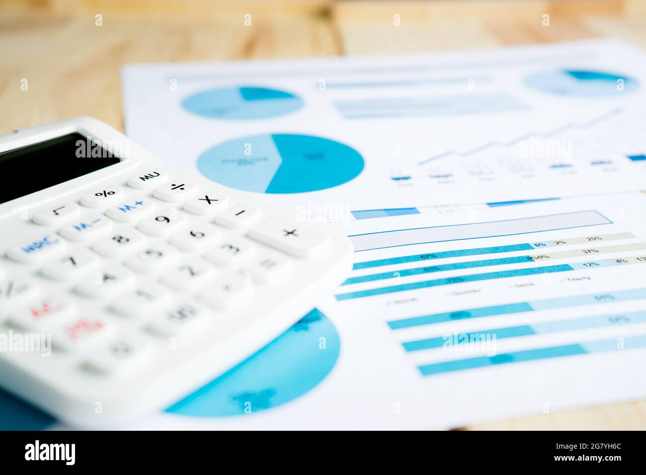 Blue graphs hi-res stock photography and images - Alamy