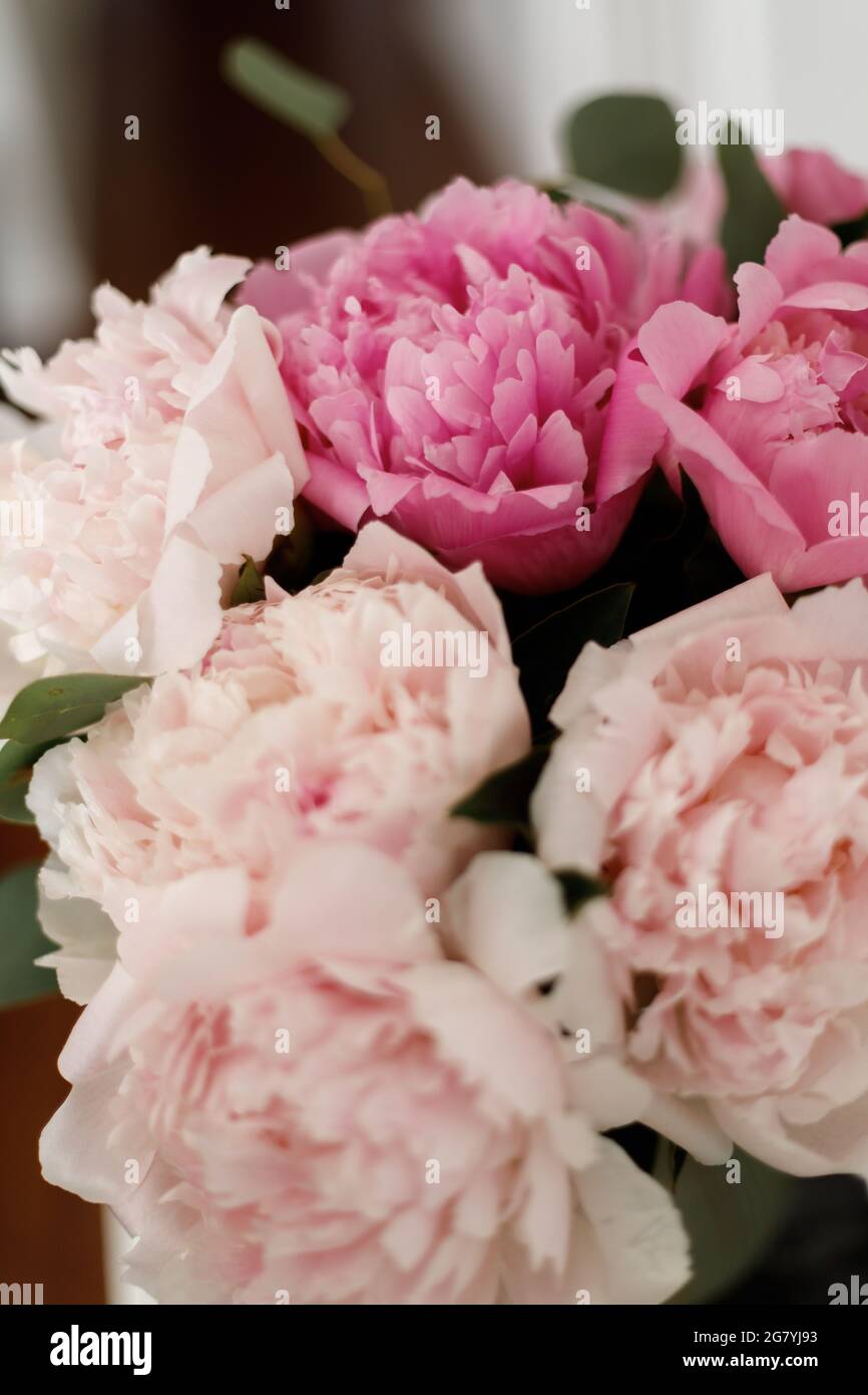 Flower bouquet peonies leaves hi-res stock photography and images - Alamy