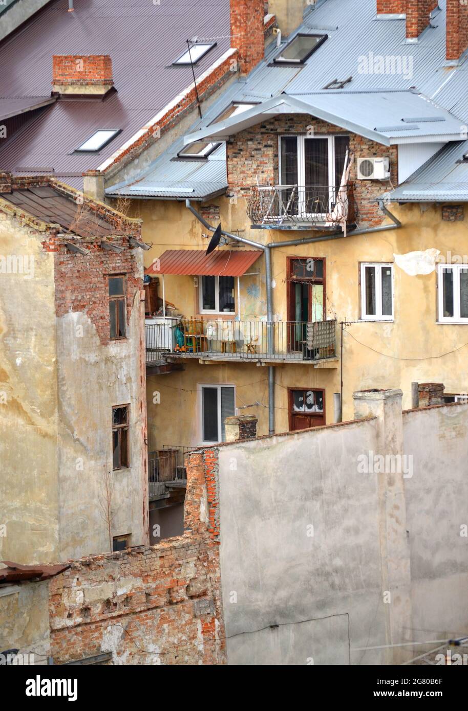 Broken poverty hi-res stock photography and images - Alamy