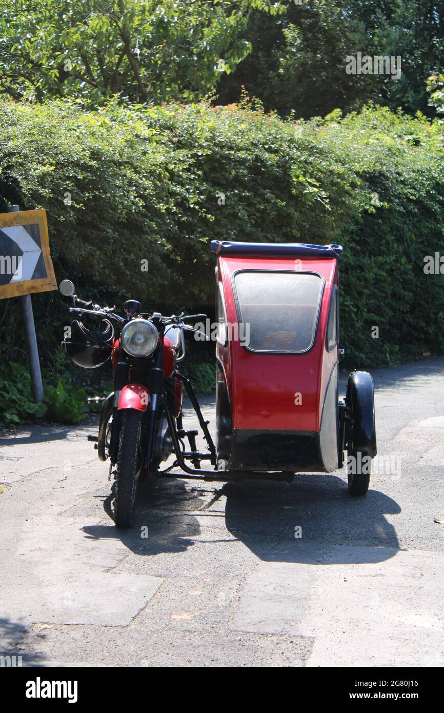 Vintage motorcycle sidecar hi-res stock photography and images - Alamy