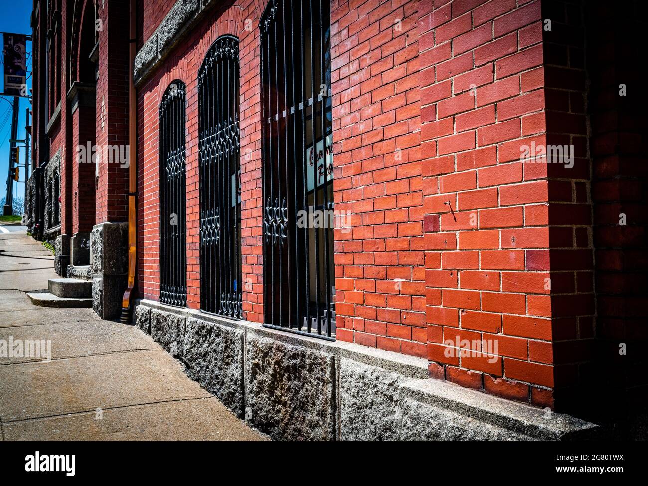 Red brick school building hi-res stock photography and images - Alamy