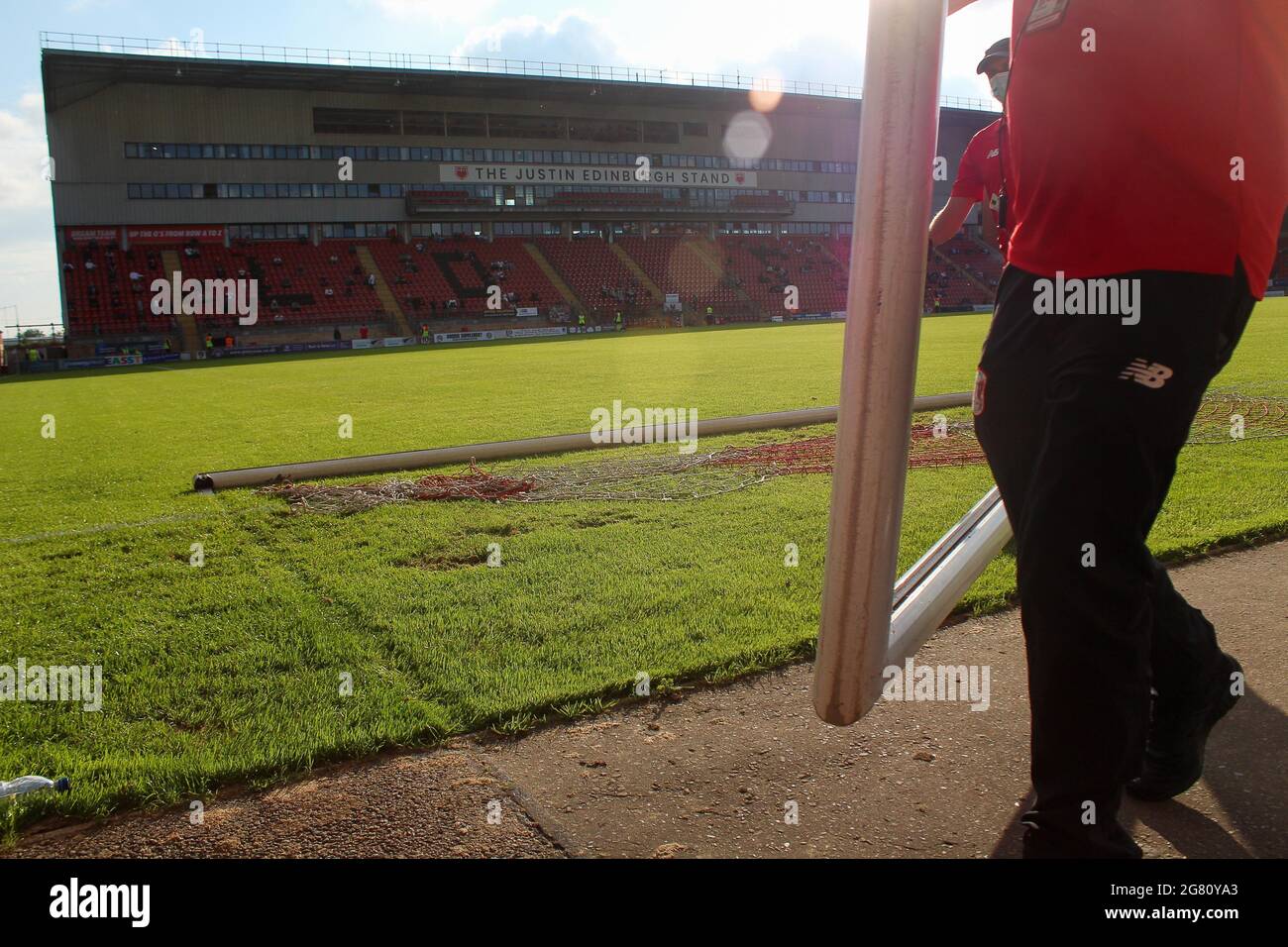 Justin edinburgh stand hi-res stock photography and images - Alamy