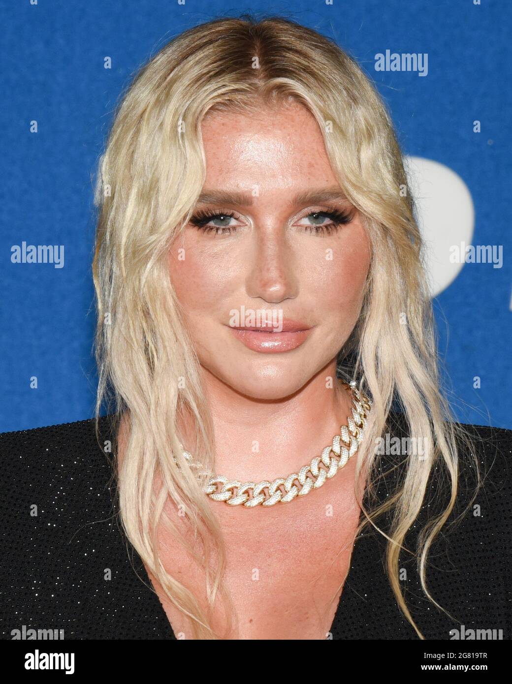 Whitney Hessler's Instagram, Twitter & Facebook on IDCrawl