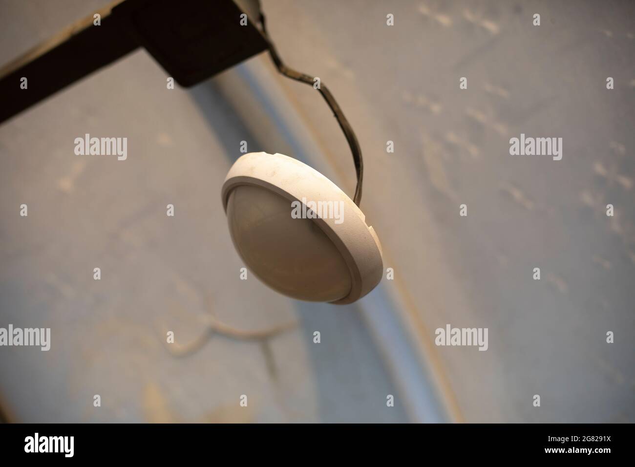 Broken fixture hi-res stock photography and images - Alamy