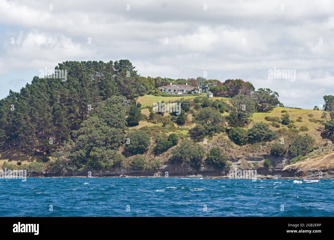 Coastal Mansion at Takatu Point Stock Photo - Alamy