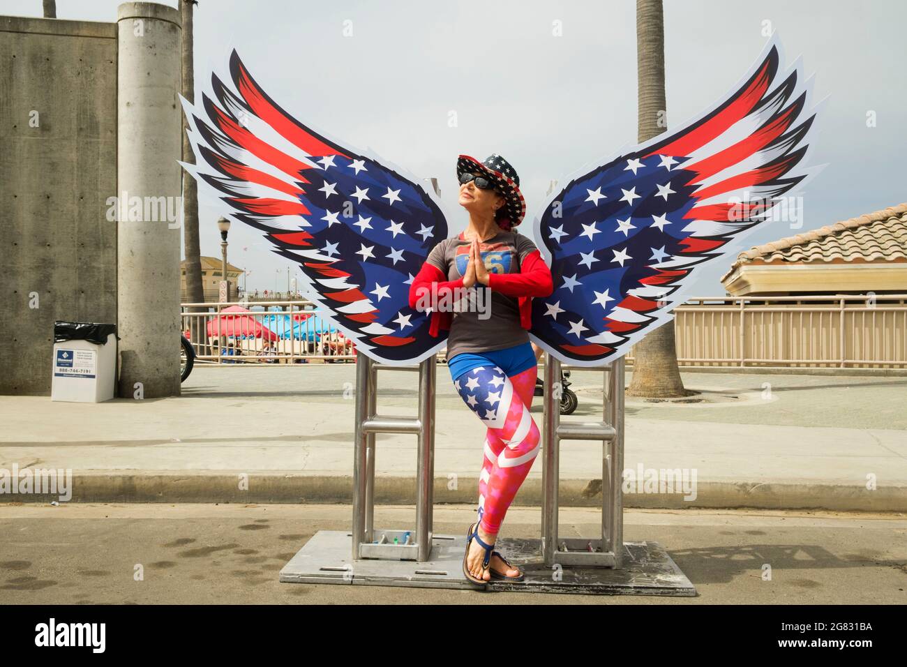 Patriotic poses hi-res stock photography and images - Alamy