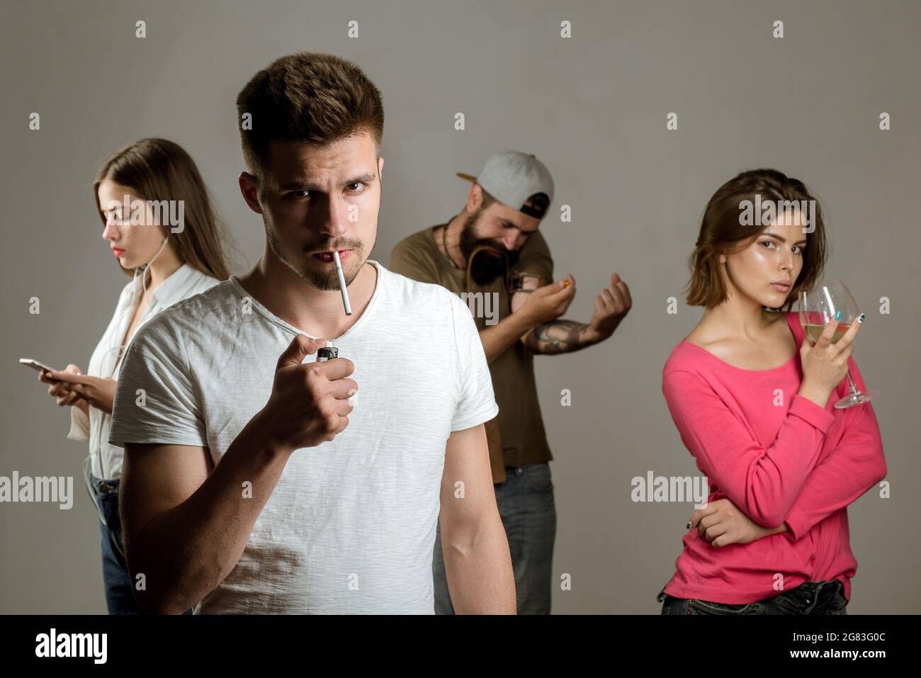 Group of people addicted to drugs hi-res stock photography and images ...