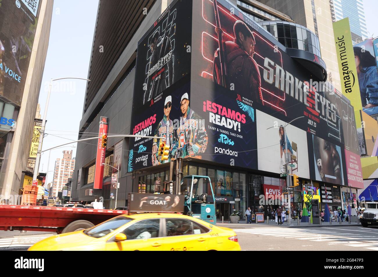 Puma billboard times square hi-res stock photography and images - Alamy
