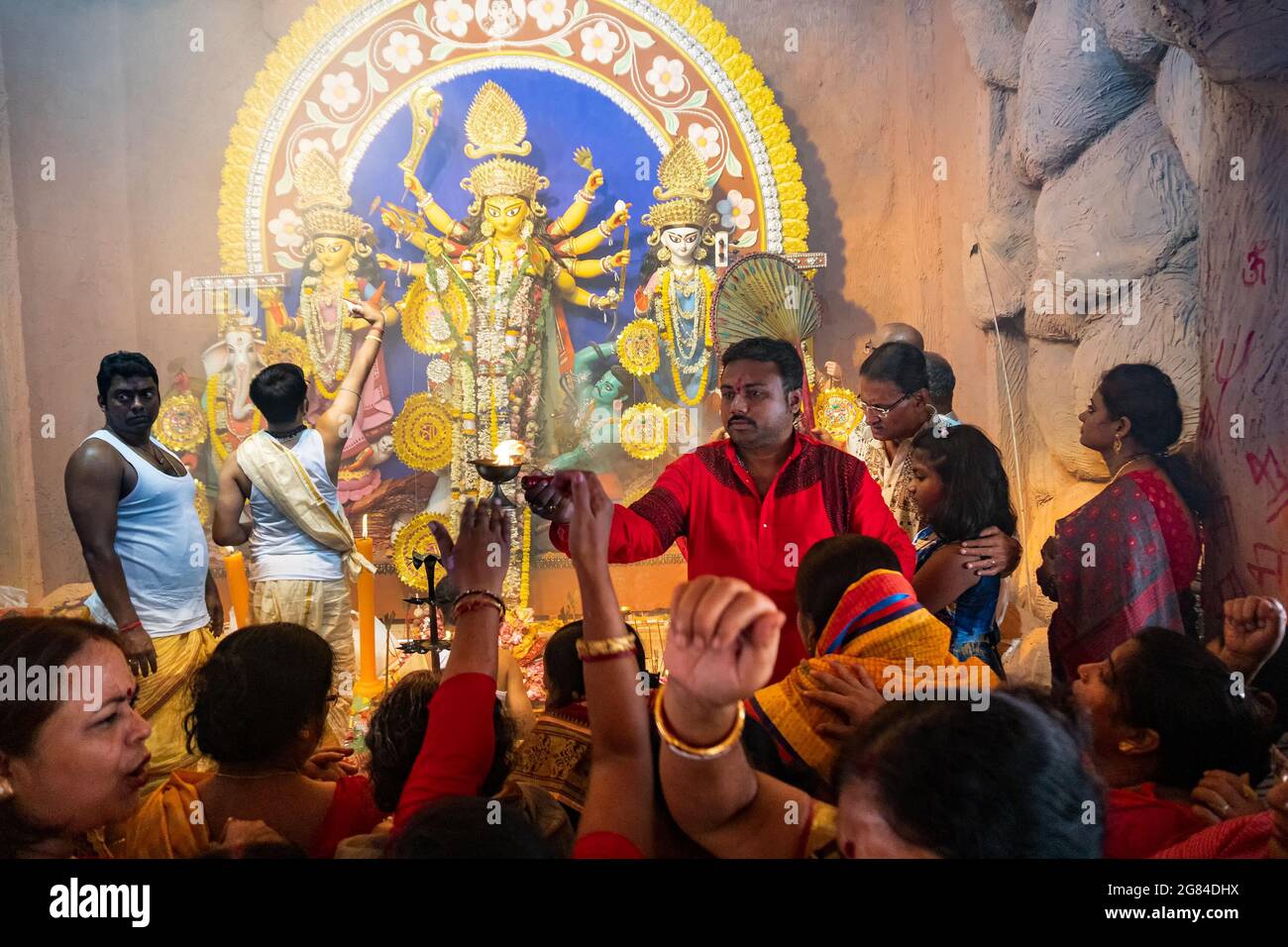 Hands reaching out ritual hi-res stock photography and images - Alamy