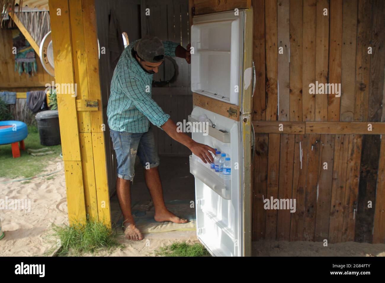 Gaza beach café hi-res stock photography and images - Alamy