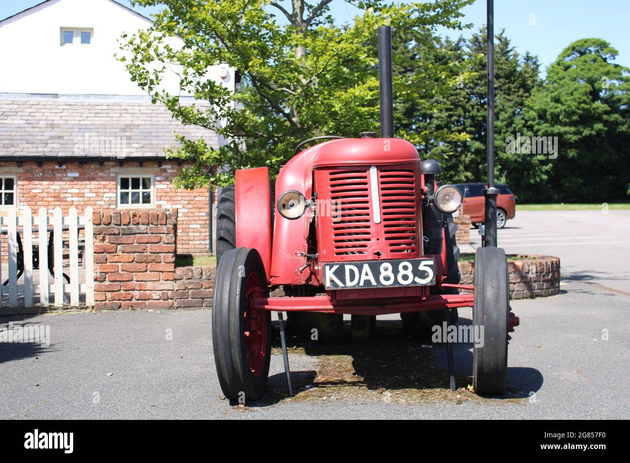 Farming 1950s hi-res stock photography and images - Alamy