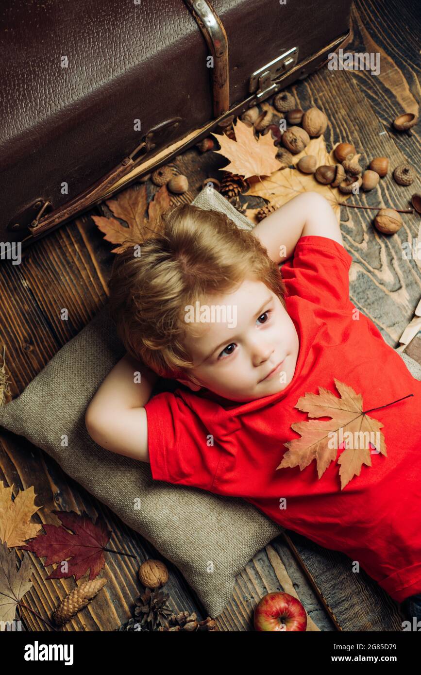 Kid with fall leaf on her head hi-res stock photography and images - Alamy