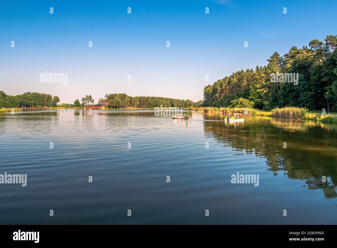 Pedalo boats hi-res stock photography and images - Alamy