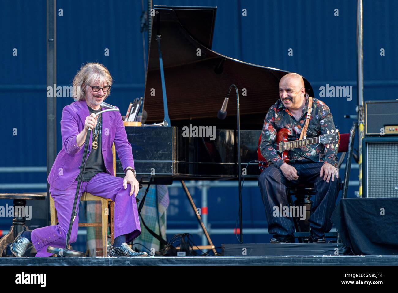 Film und theaterregisseur hi-res stock photography and images - Alamy