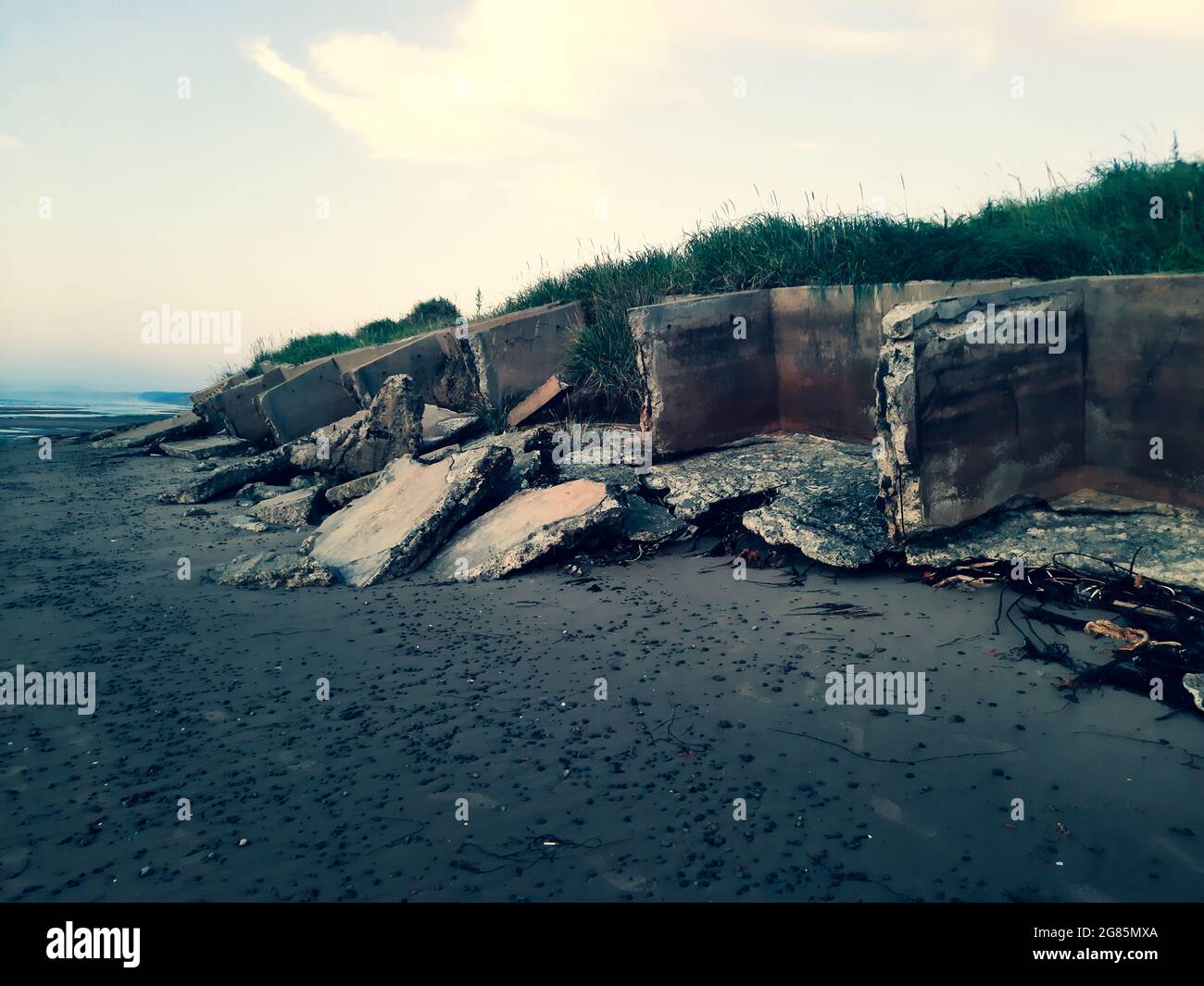 Collapsed buildings hi-res stock photography and images - Alamy