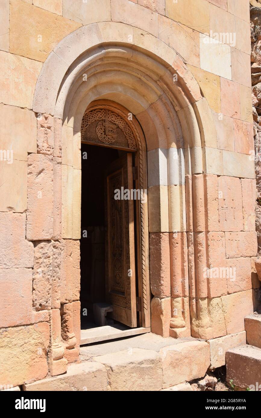 Round arched portal hi-res stock photography and images - Alamy