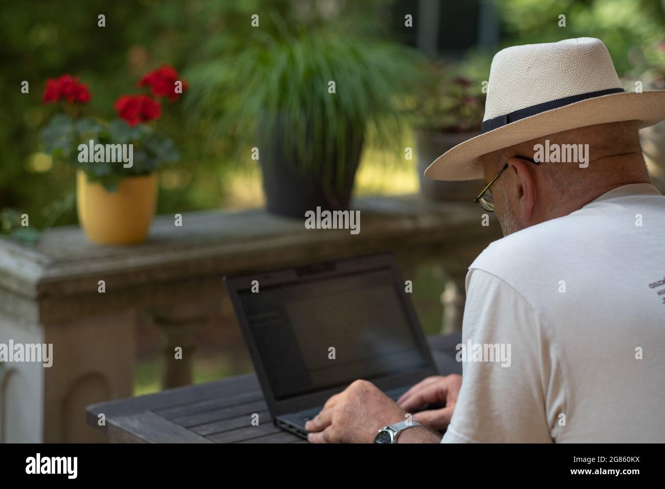Sombrero hat office hi-res stock photography and images - Alamy