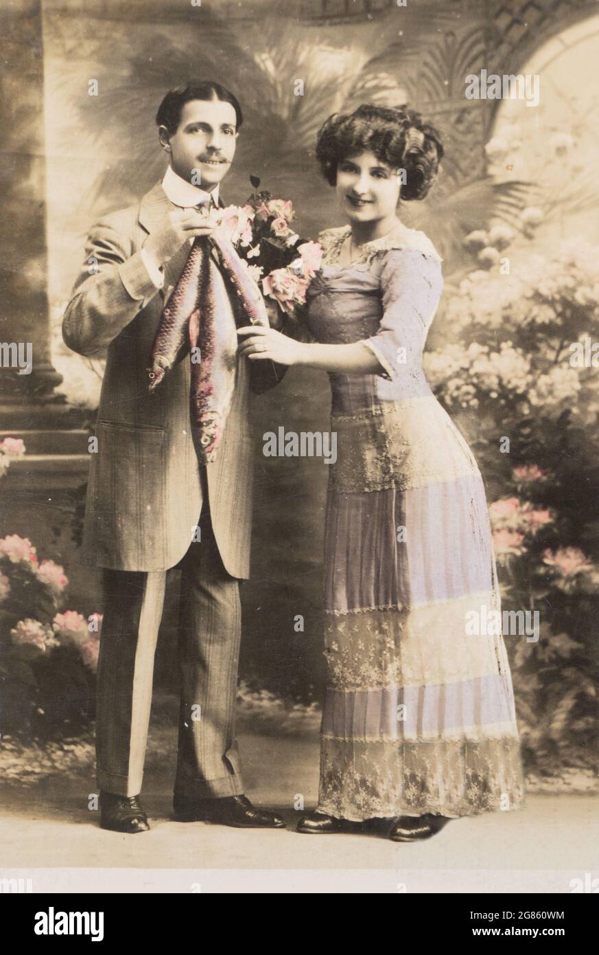 Edwardian couple romance love hi-res stock photography and images - Alamy