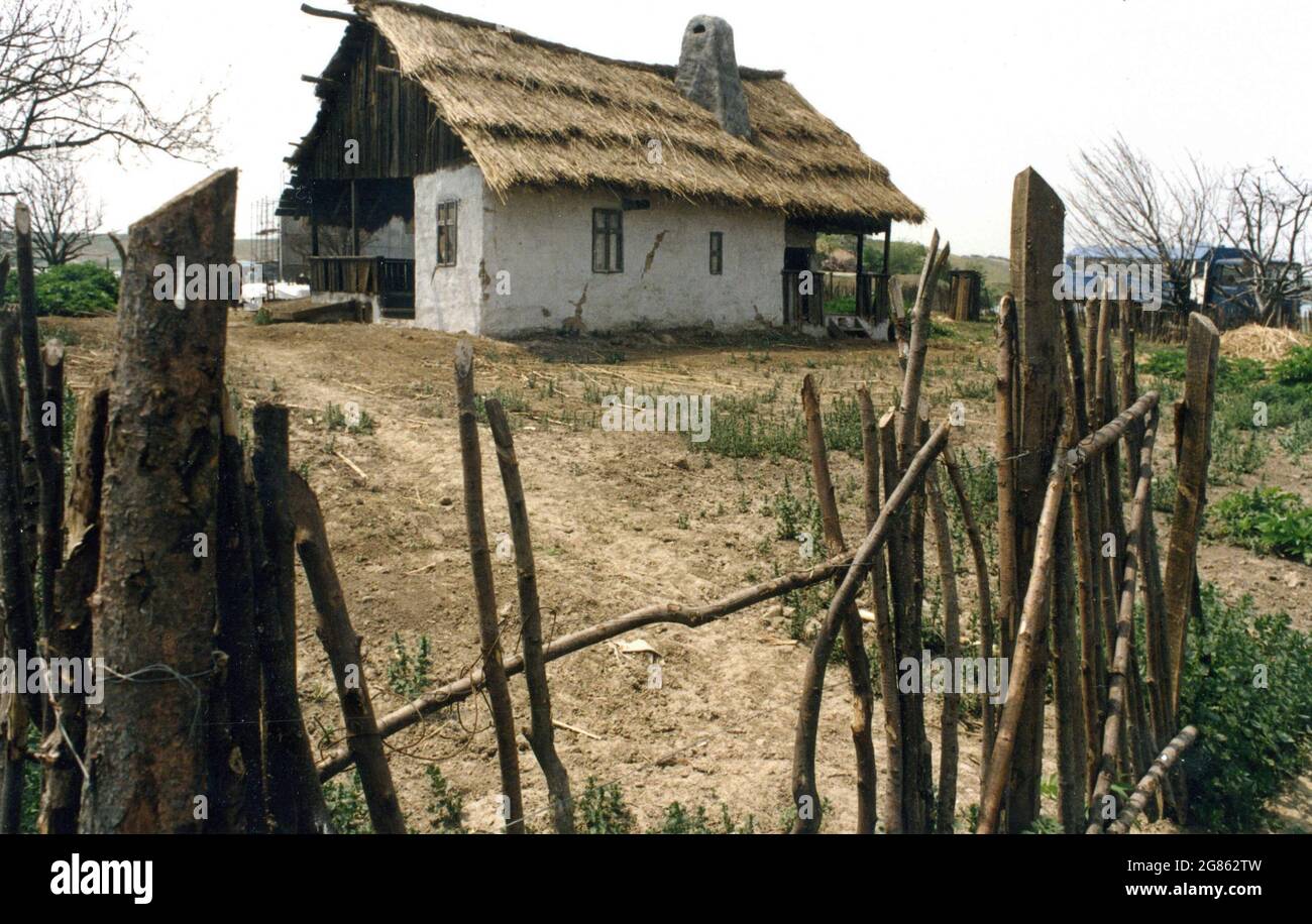 Mud house exterior hi-res stock photography and images - Alamy