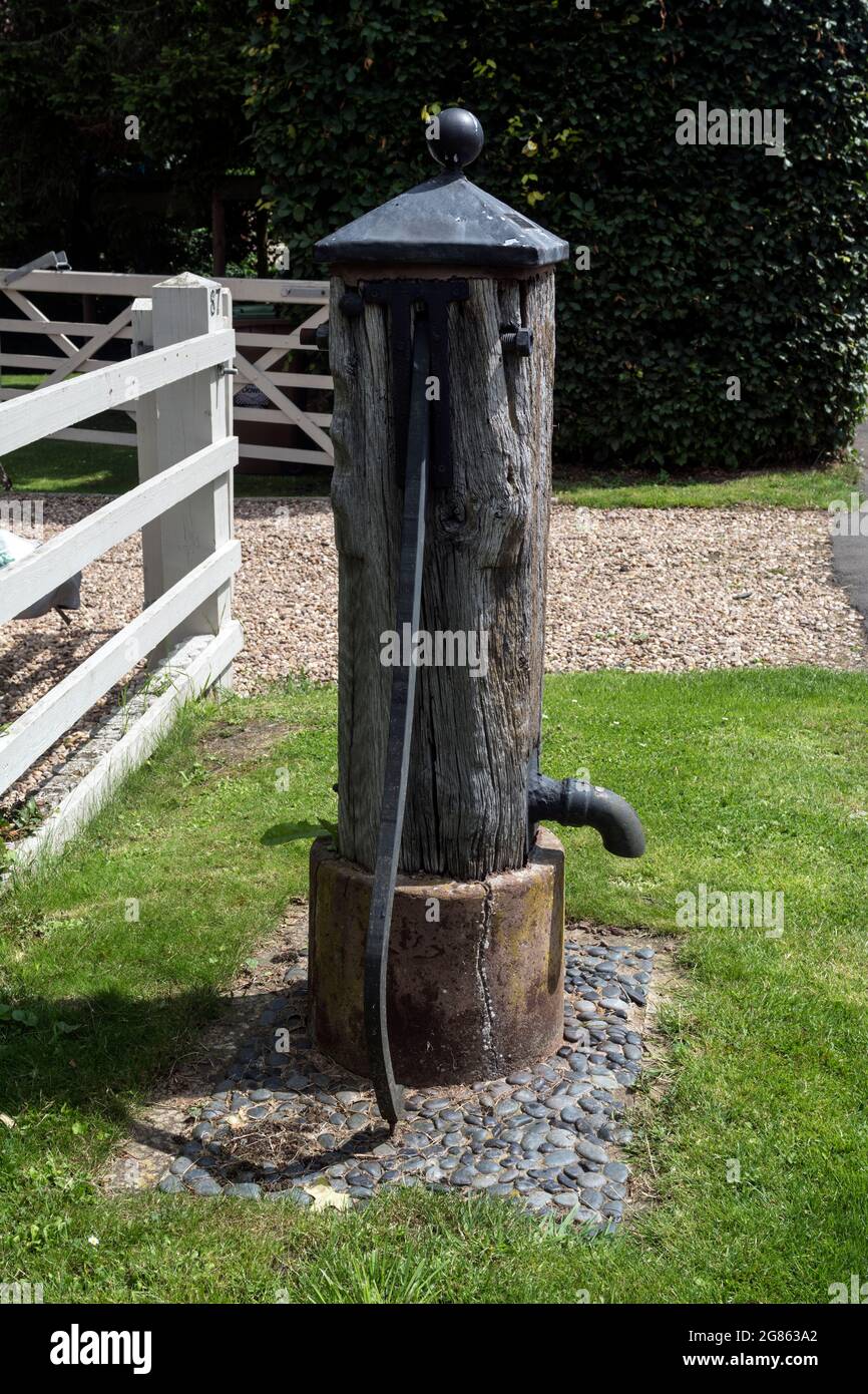 The village pump, Yelvertoft, Northamptonshire, England, UK Stock Photo ...