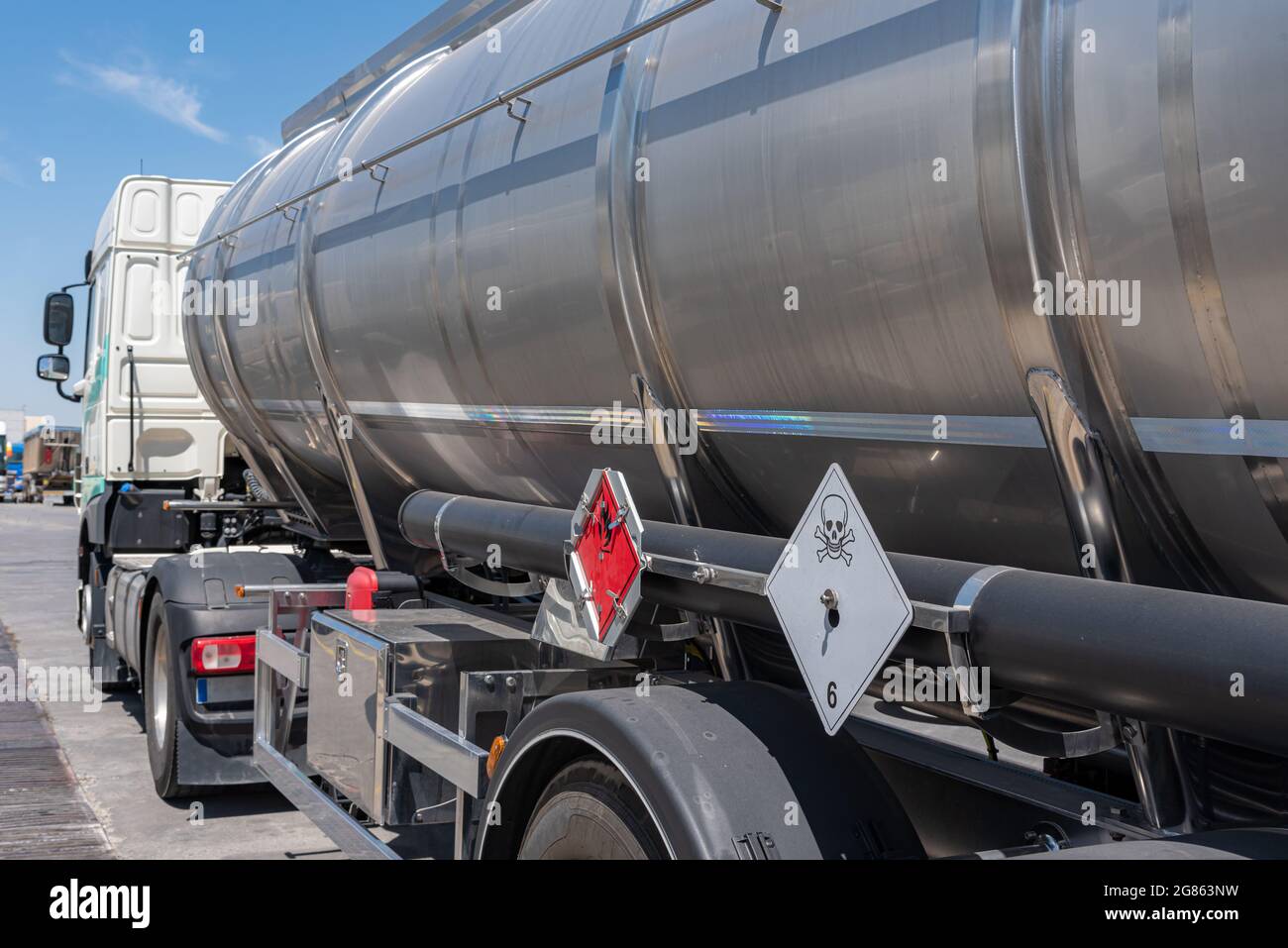 Chemical flammable hi-res stock photography and images - Alamy