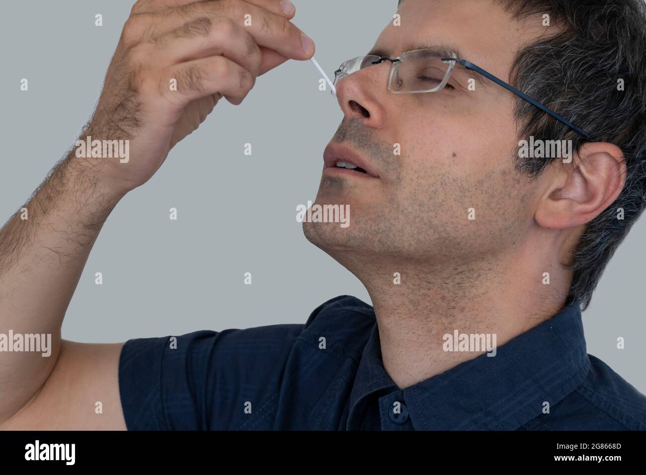 Self swab test doctor hi-res stock photography and images - Alamy