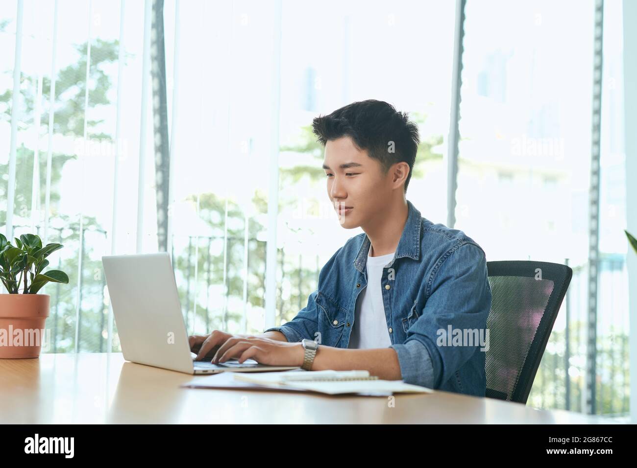 Korean keyboard hi-res stock photography and images - Alamy