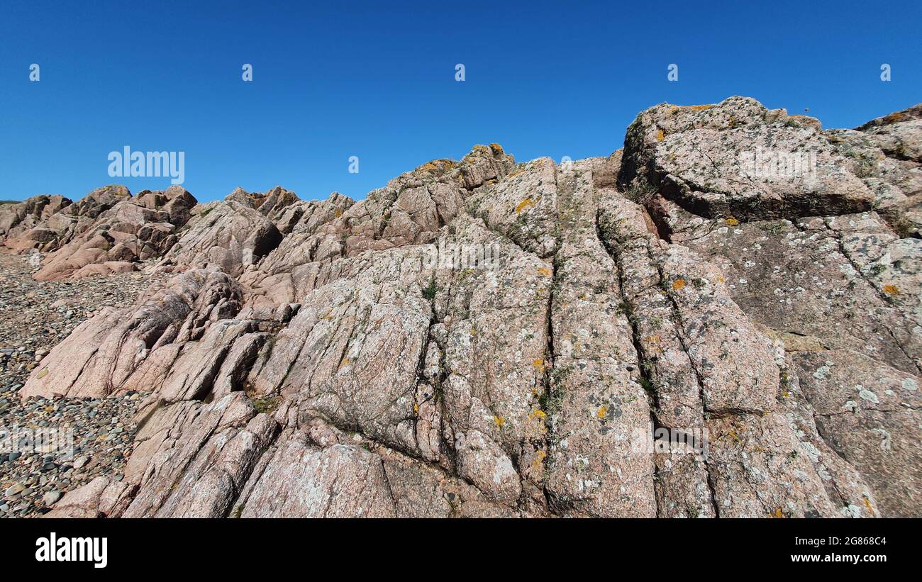 Granite rock formations and cliffs at Jeannie Greaves, Boddam ...