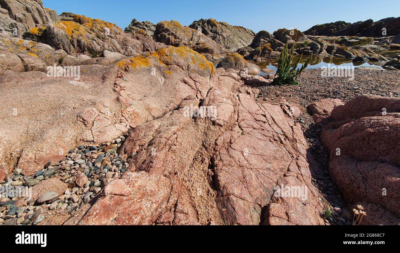 Granite rock formations and cliffs at Jeannie Greaves, Boddam ...
