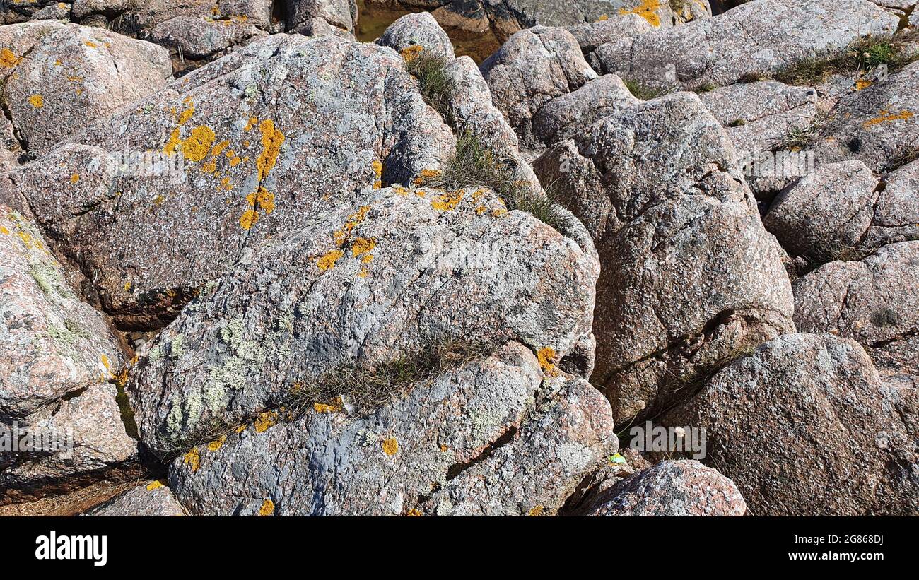 Granite rock formations and cliffs at Jeannie Greaves, Boddam ...