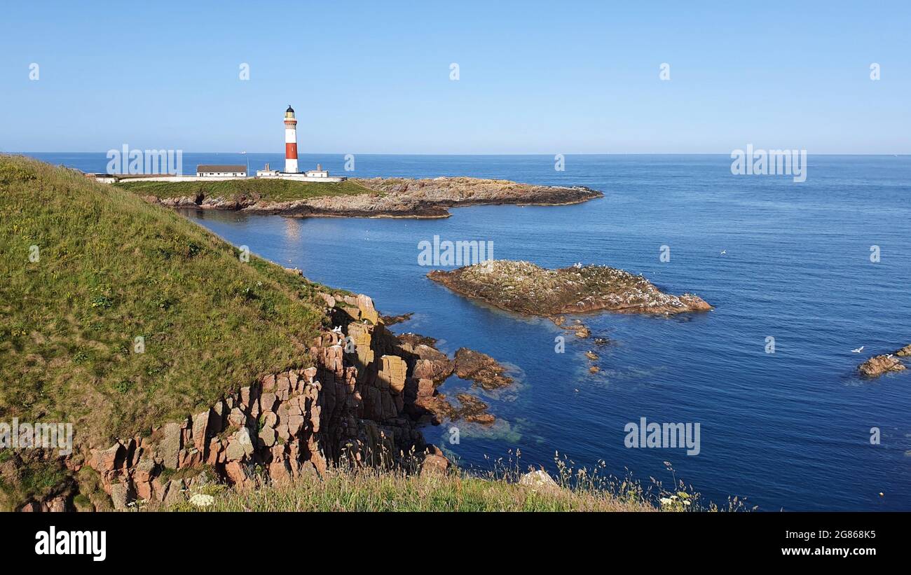 Buchan ness lighthouse aberdeenshire hi-res stock photography and ...