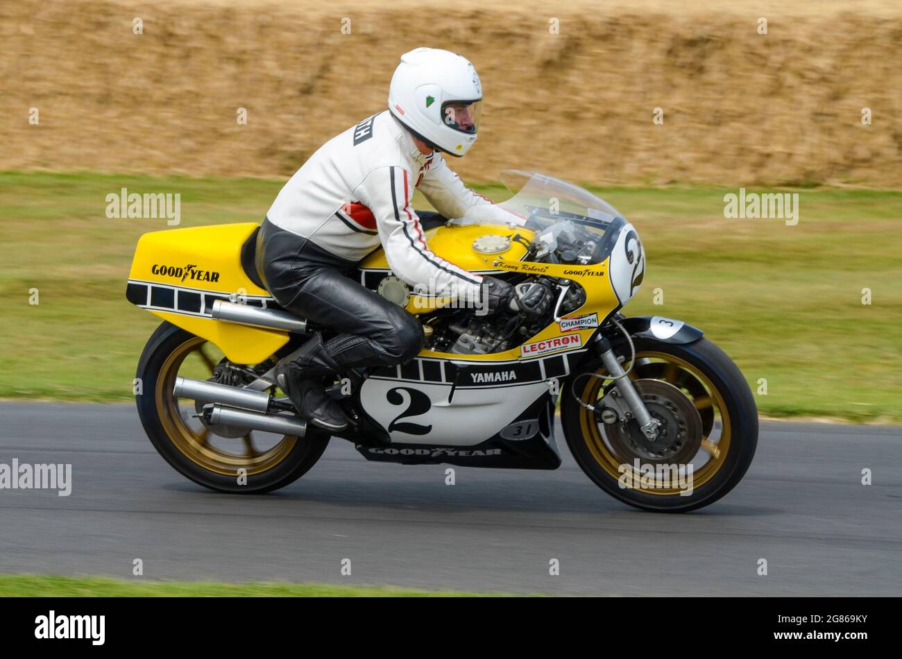 Yamaha YZR750 OW31 motorcycle of Kenny Roberts riding on the hill climb ...
