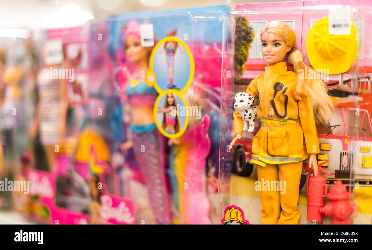 Barbie doll store shelf hi-res stock photography and images - Alamy
