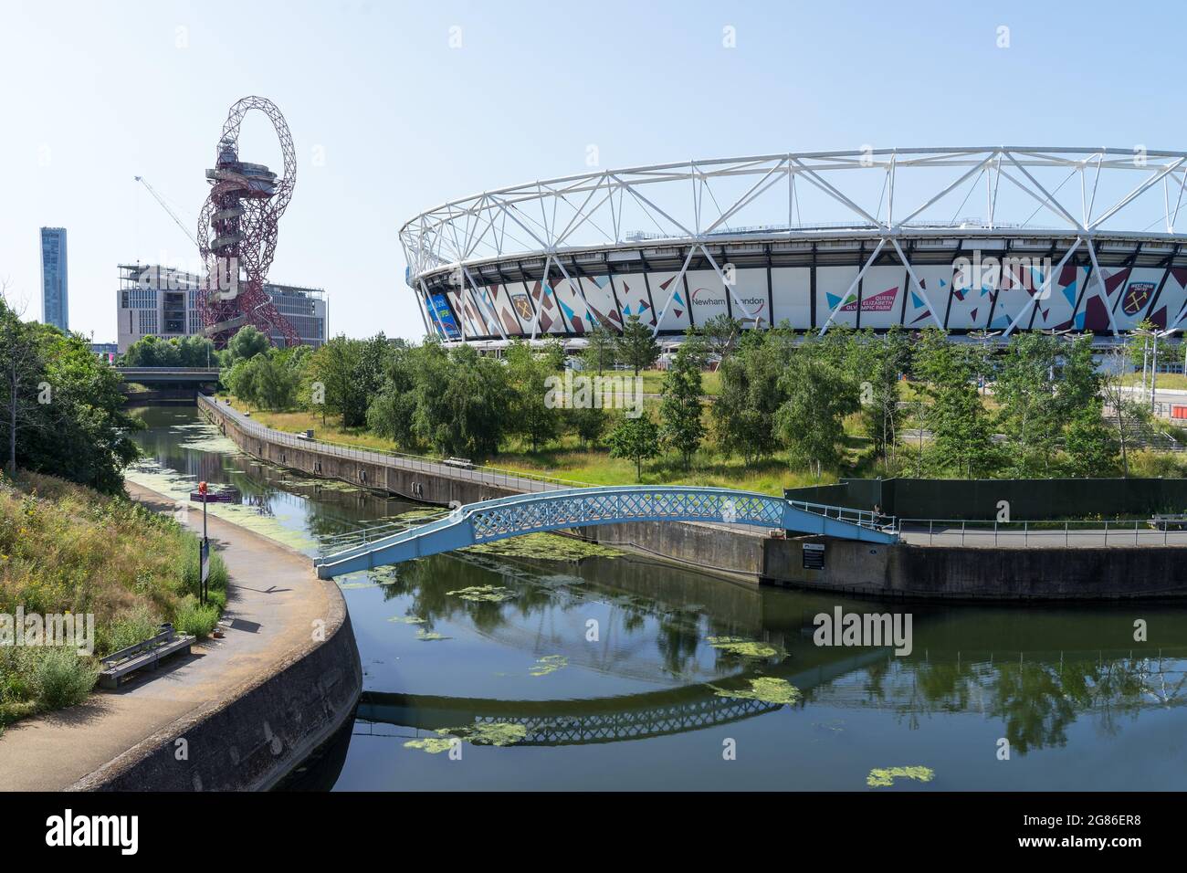 West ham olympic stadium hi-res stock photography and images - Alamy