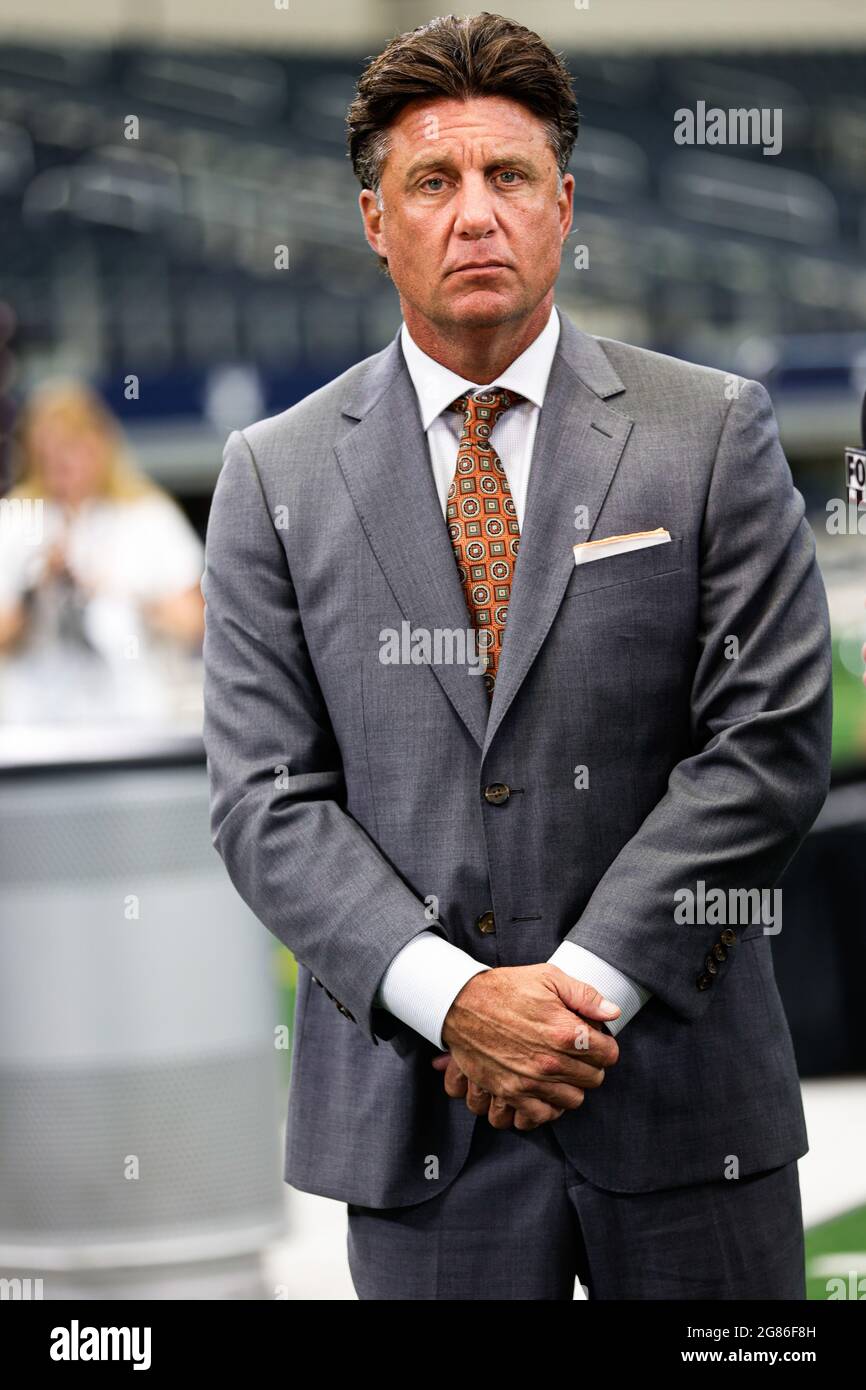 Oklahoma State Cowboys head coach Mike Gundy poses during Big 12 ...