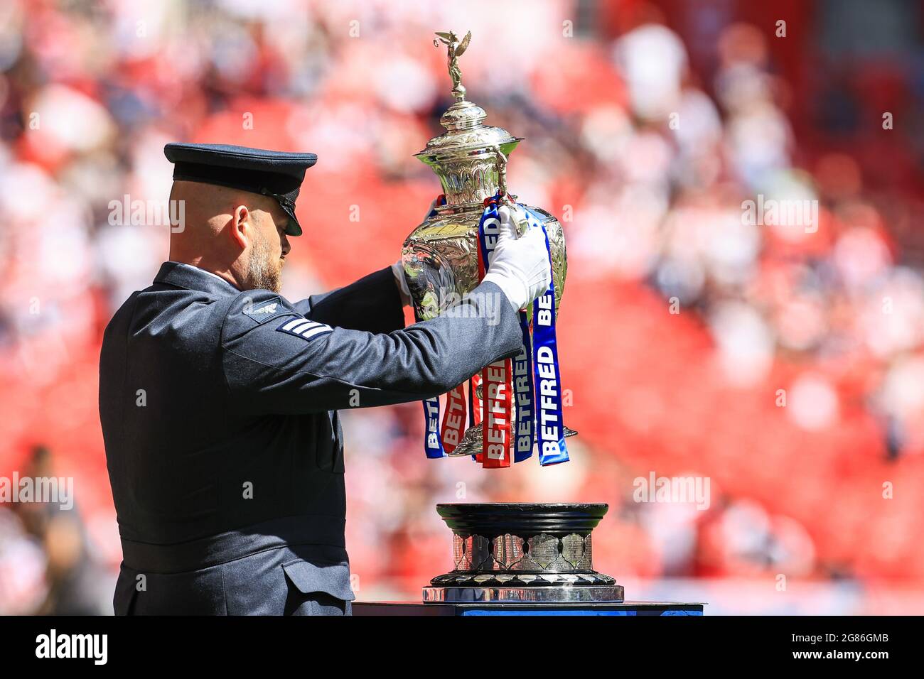 Challenge trophy hi-res stock photography and images - Alamy