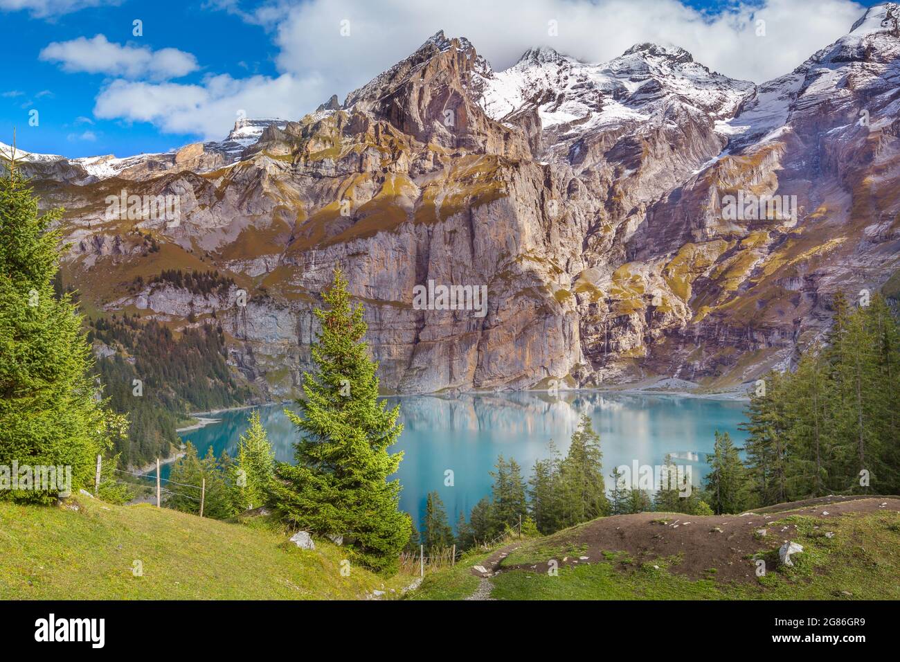 Oeschinensee lake hi-res stock photography and images - Alamy