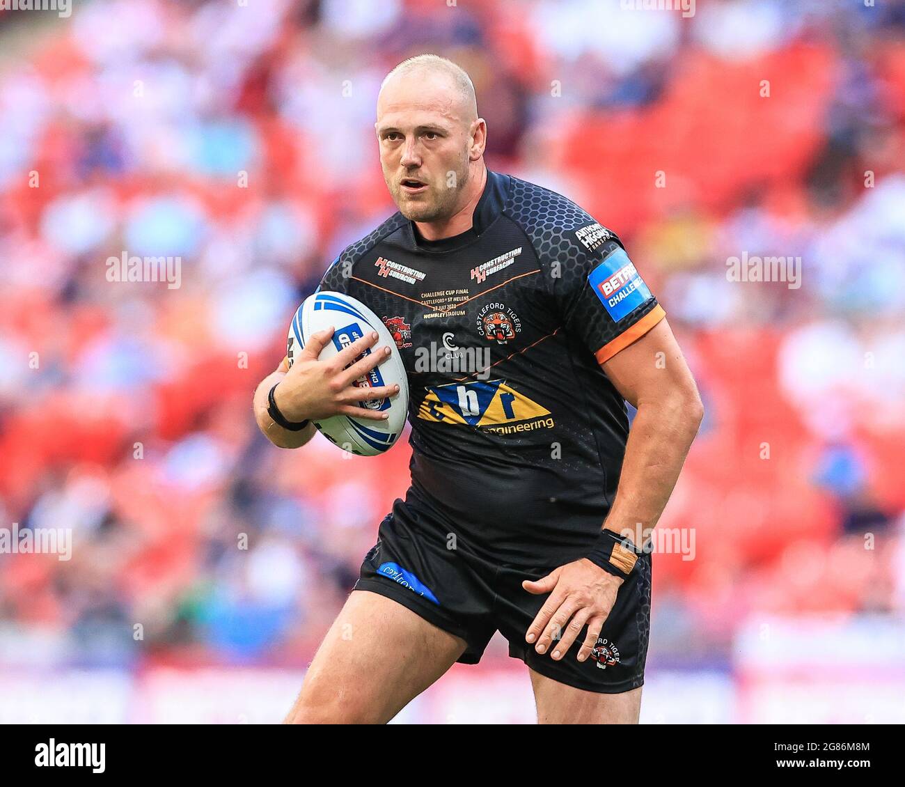 Liam Watts (8) of Castleford Tigers in action Stock Photo - Alamy